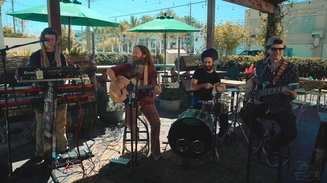 Mike Love - Gonna Make It (Live Acoustic) | Sugarshack Sessions ...