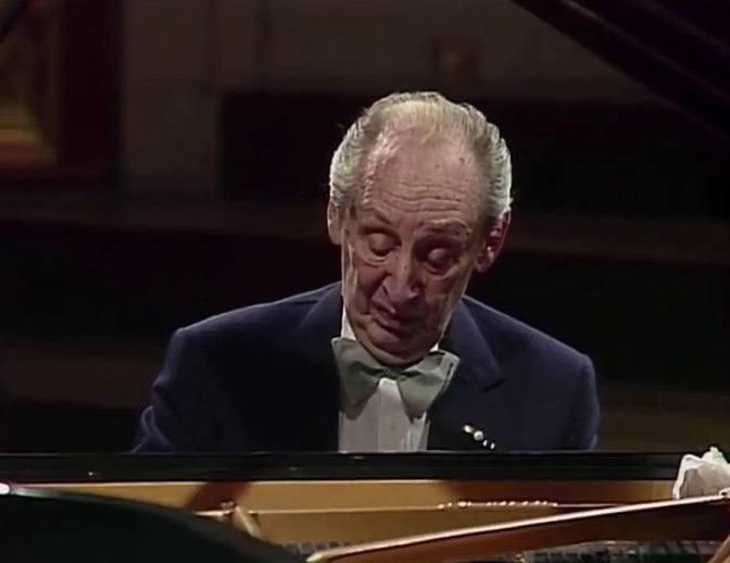 Vladimir Horowitz plays Mozart Piano Sonata No. 13 K333 | Videos ...