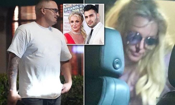 Following her breakup with Sam Asghari, singer Britney Spears ...